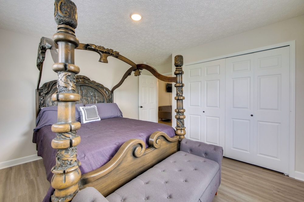 Hot Tub, Lake Access, & Dock: Port Clinton Retreat - Fremont, OH