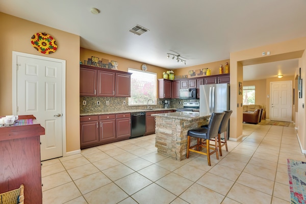 5 Mi To State Farm Stadium: Home W/ Private Pool! - Avondale, AZ