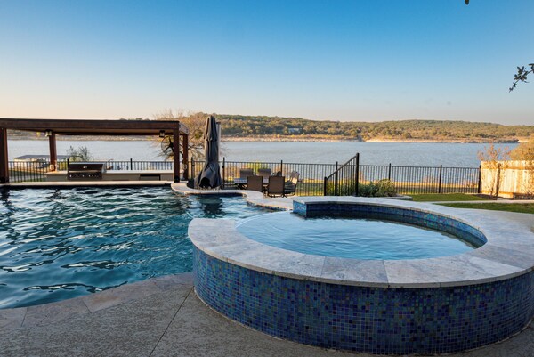 Lago Vista Home W/ Private Dock & Sport Court! - Spicewood, TX