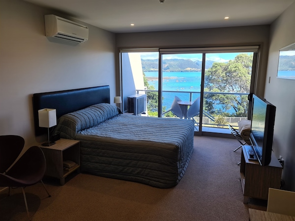 Te Kaha Beach Hotel - Te Kaha