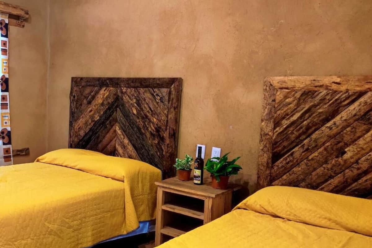 Cabana de Madeira Deluxe, 2 camas queen-size, vista para o jardim | Roupa de alta qualidade, edredões de penas, com mobília individualizada