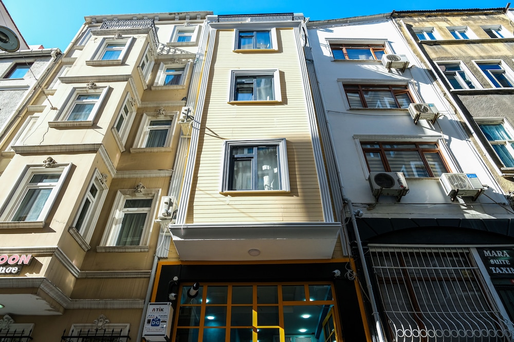 Yellow Mansion -
