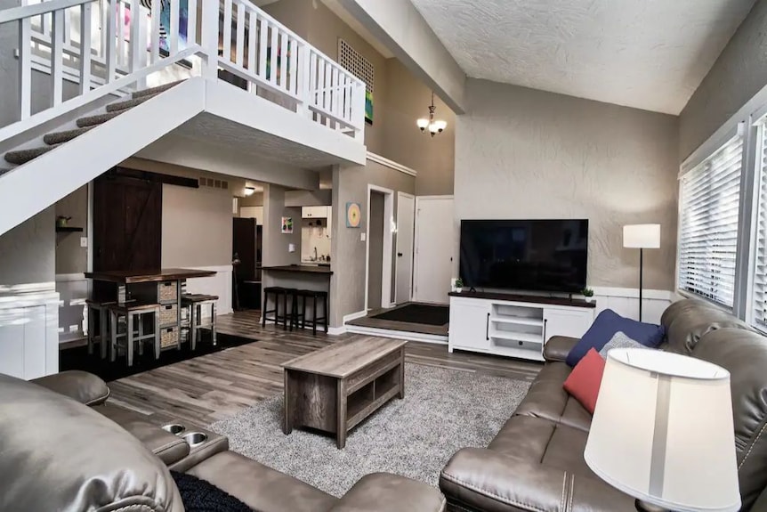 Holiday-ready 3br And 2ba Sleeps 9 In Fishers - カーメル, IN