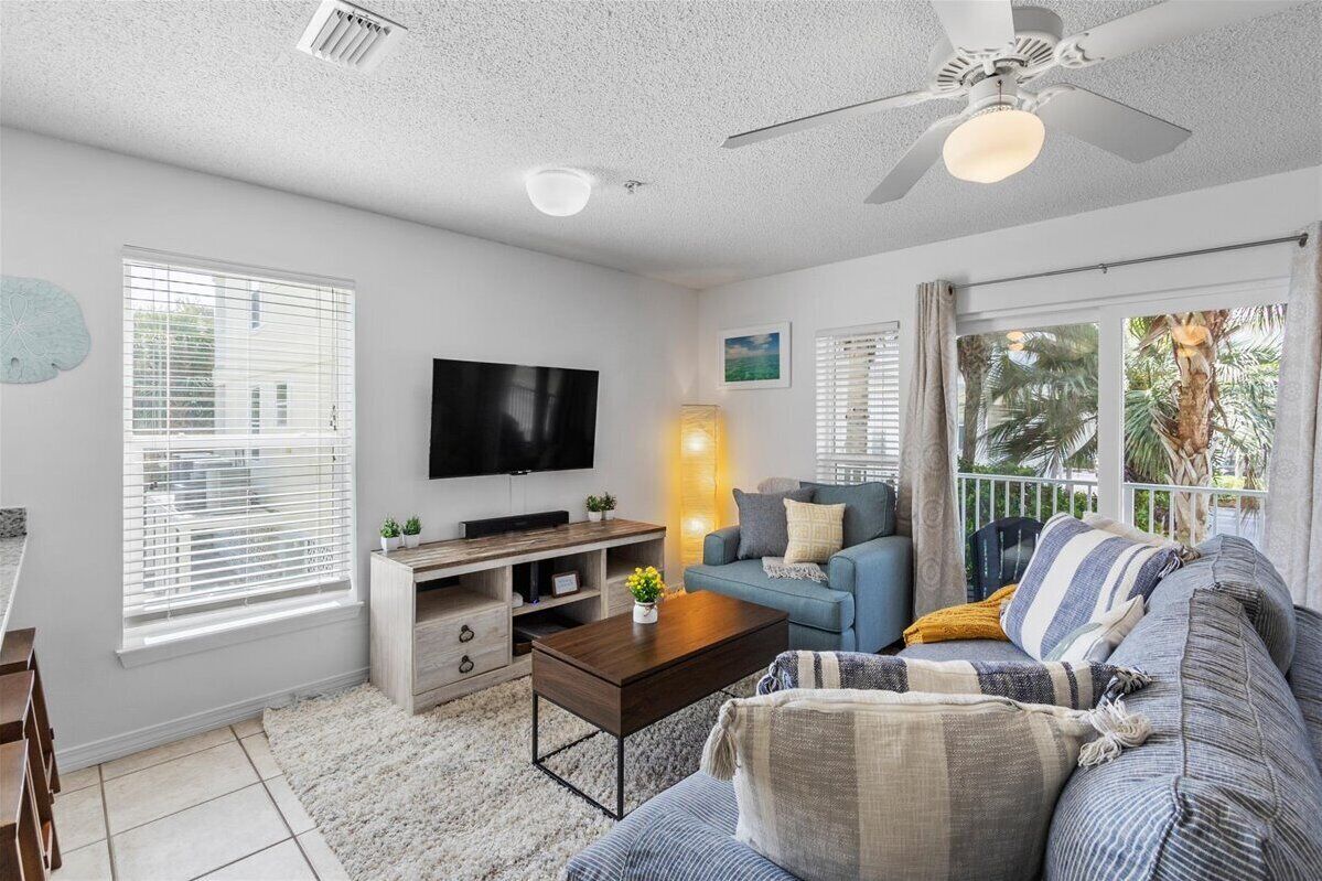 Navarre Beach Condo - 2bed/2bath - Walk To Beach, Pool - Navarre Beach, FL