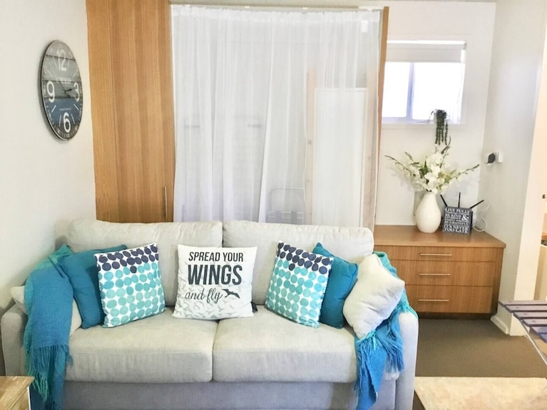 Stonez Off Lygon \Nbrunswick East Ranked 6th Coolest Neighbourhood In The World!\n - 不倫瑞克