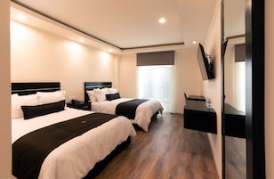 Quarto casal clássico | Banheiro | Chuveiro, toalhas de banho