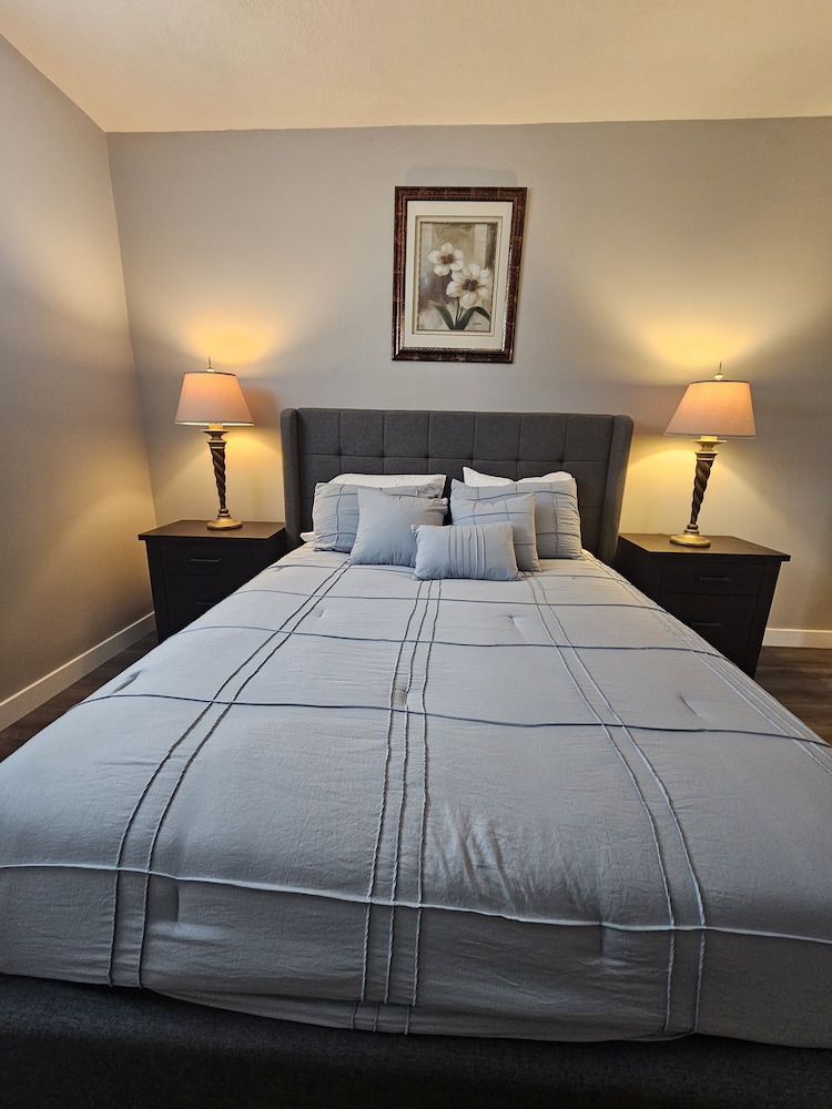 Cozy Suite: Private And Peaceful 2 Bedroom Basement Suite With Keyless Entry - Saint Albert