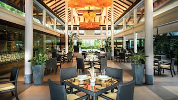 Pequeno-almoço tipo buffet diário (399 THB por pessoa)