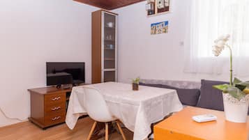 TV LCD 80 cm com canais digitais