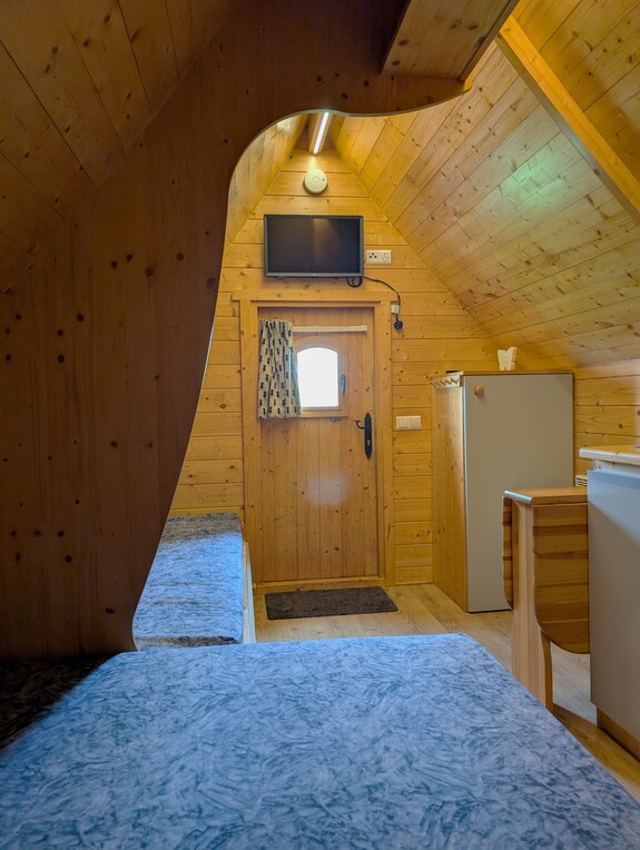 En Suite Glamping Pod, Sleeps 2 Adults And 2 Children, Dog Friendly. - Findhorn