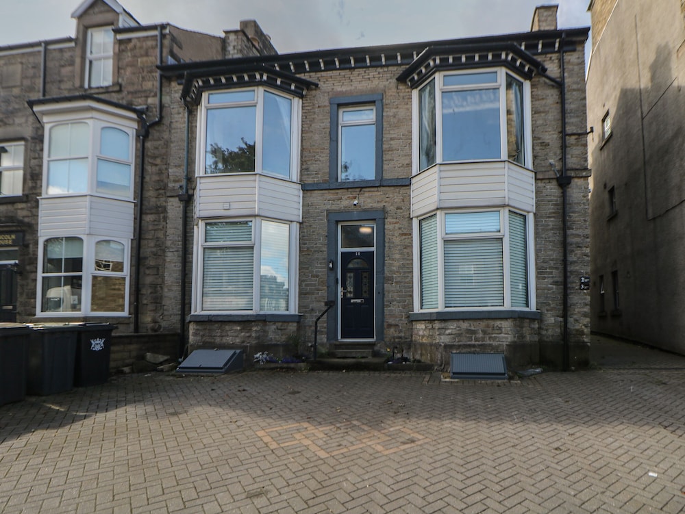 Flat 2 Englehurst Mews - Buxton