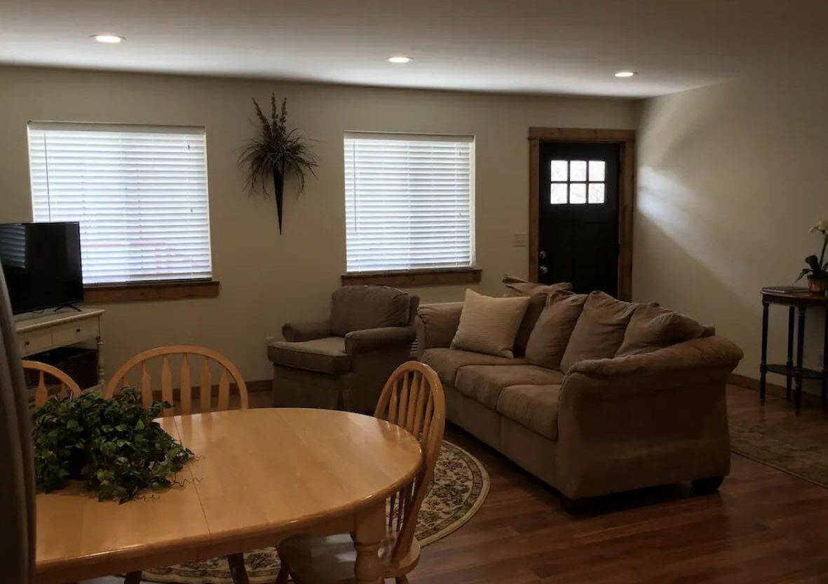 Downtown Cody!!! Bobbi's Bunkhouse B - Cody, WY