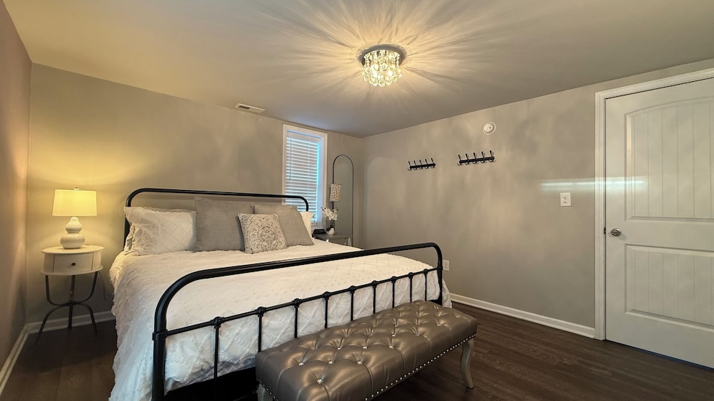 Blakely's Stone Cottage: Walk To Downtown Franklin & Civil War Sites - Franklin, TN