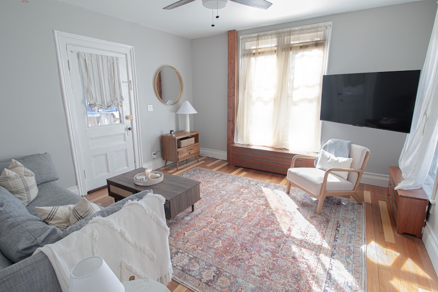 New! Charming Downtown Apartment Steps Away From Broadway - Perfect For Belmont - Saratoga Springs, NY