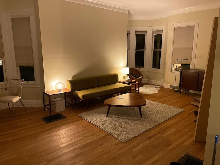 Tranquil Victorian On Charming Street - Hudson, NY