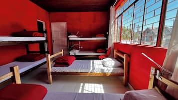 Dormitório Partilhado Básico, em dormitório misto | Roupa hipoalergénica, Wi-fi grátis, roupa de cama fornecida