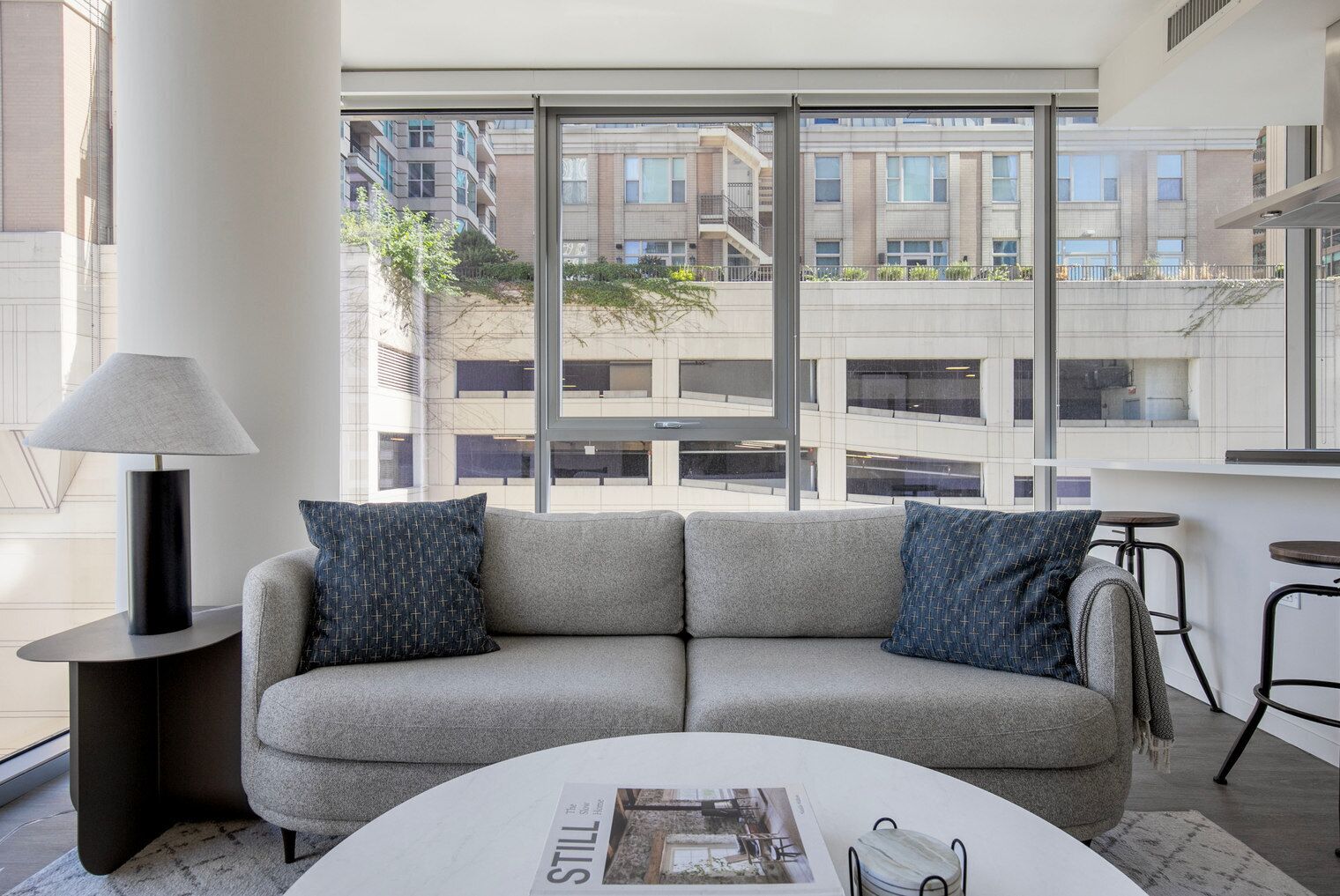 Upscale River North 1br W/ Coffee Shop & Gym, Nr Lake, By Blueground - Chicago, IL