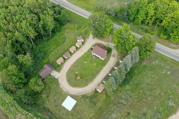 Mackinaw Timbers Cabins - Tustin, MI