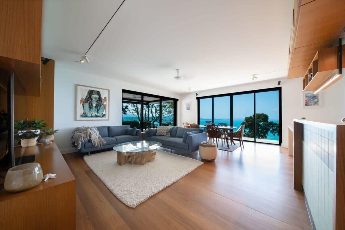 Luxury Airlie Beach Home With Panoramic Ocean Views - Airlie Beach