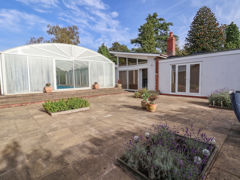 Bramble Lodge - Cheshire