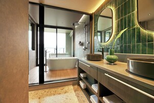 Quarto | Banheiro | Produtos de toalete grátis, secador de cabelo, chinelos, bidê