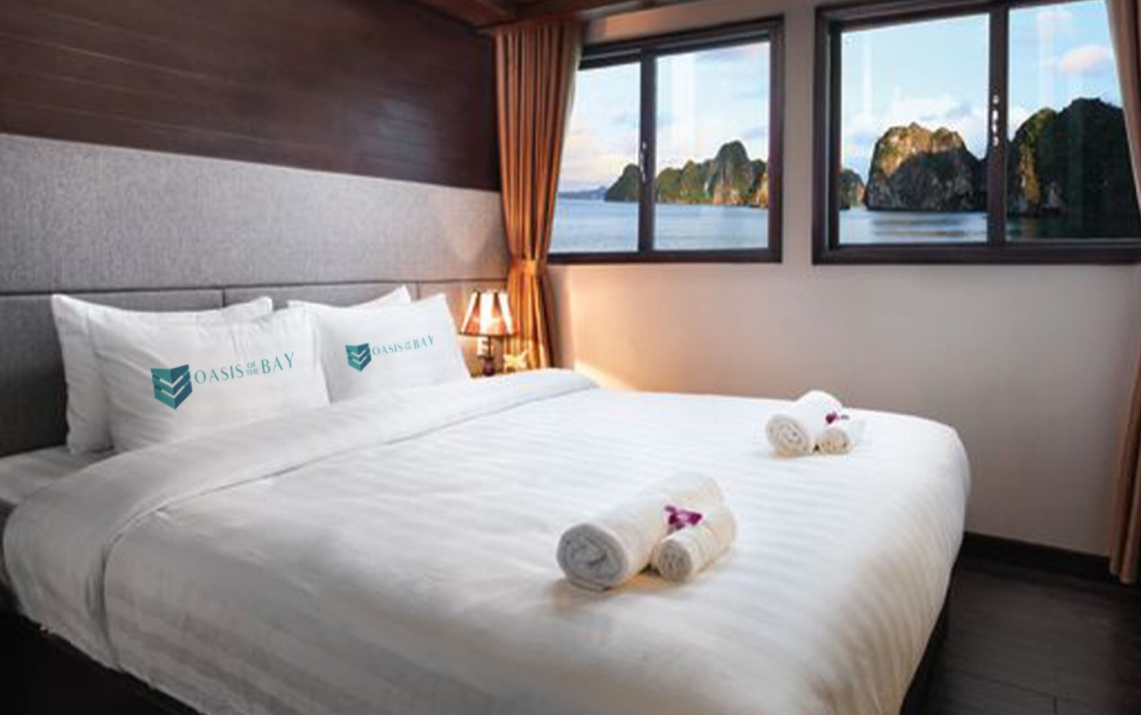 Quarto luxo, vista para a baía (First Floor) | Roupas de cama antialérgicas, camas com colchões pillow-top