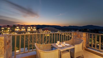 Aravali View Rooms With Private Balcony | Sacada