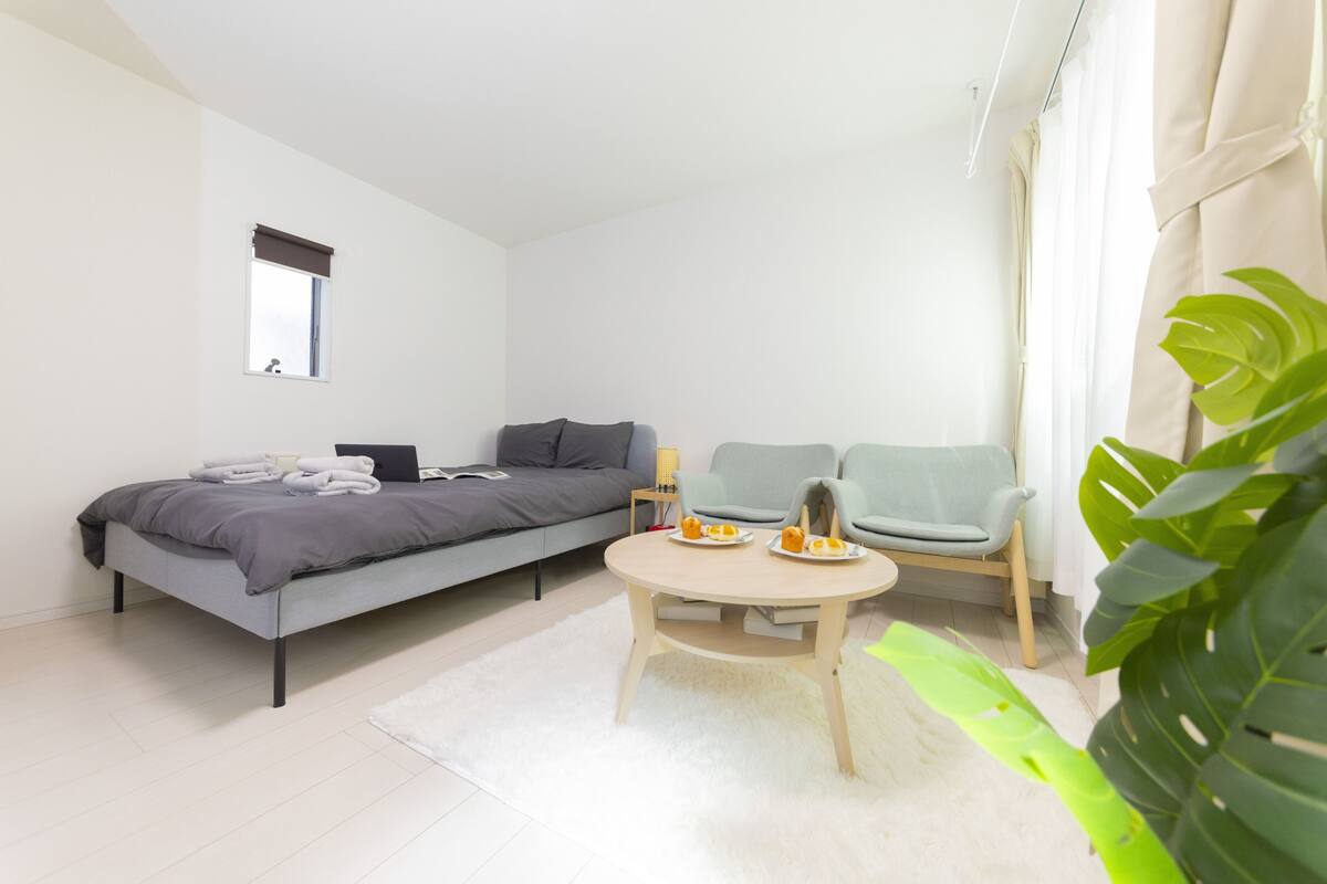 Quarto, não fumadores (RT302) | 1 quarto, secretária, cortinas/cortinados opacos, quartos insonorizados