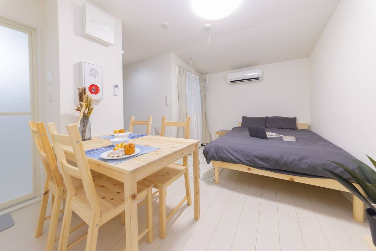 Quarto, não fumadores (RT303) | 1 quarto, secretária, cortinas/cortinados opacos, quartos insonorizados