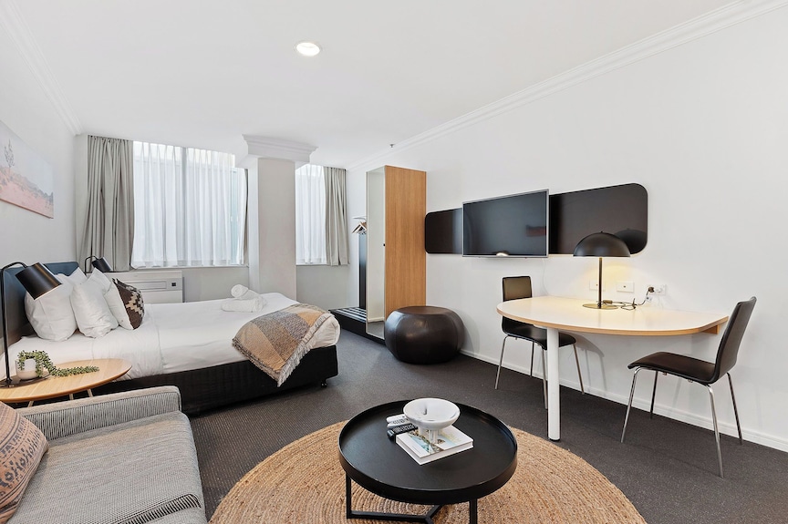 Best Location Downtown Perth - Perth City Station