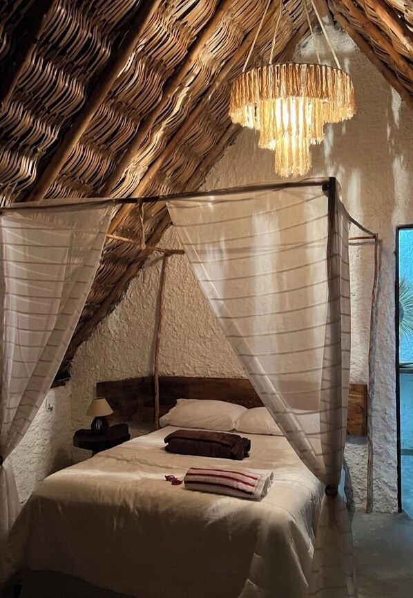 Com decoração personalizada, Wi-fi grátis, roupa de cama fornecida