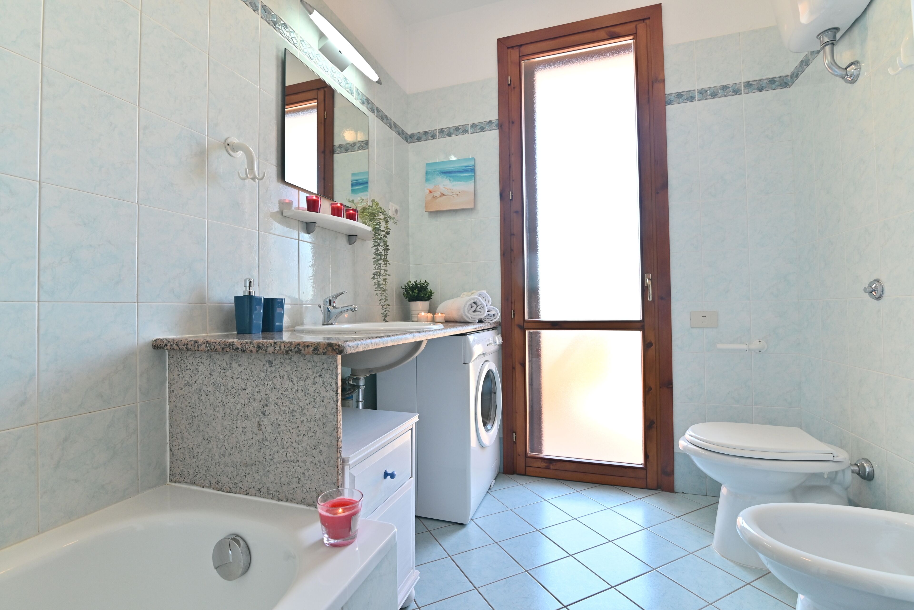 Apartamento Standard | Casa de banho | Um chuveiro de hidromassagem, um secador de cabelo, um bidé 