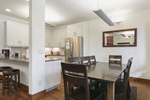Apartamento em Condomínio Fechado, 2 quartos | Restaurantes