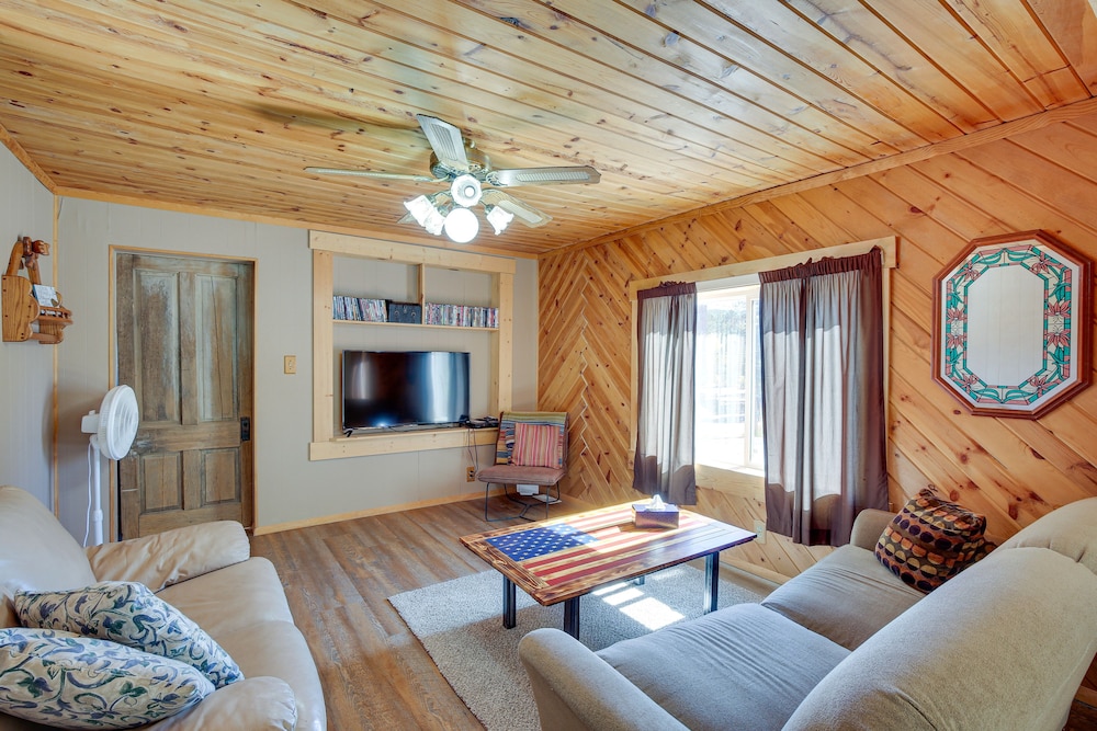 Lead Hideaway W/ Fireplace, Grill & Deck! - Deadwood, SD