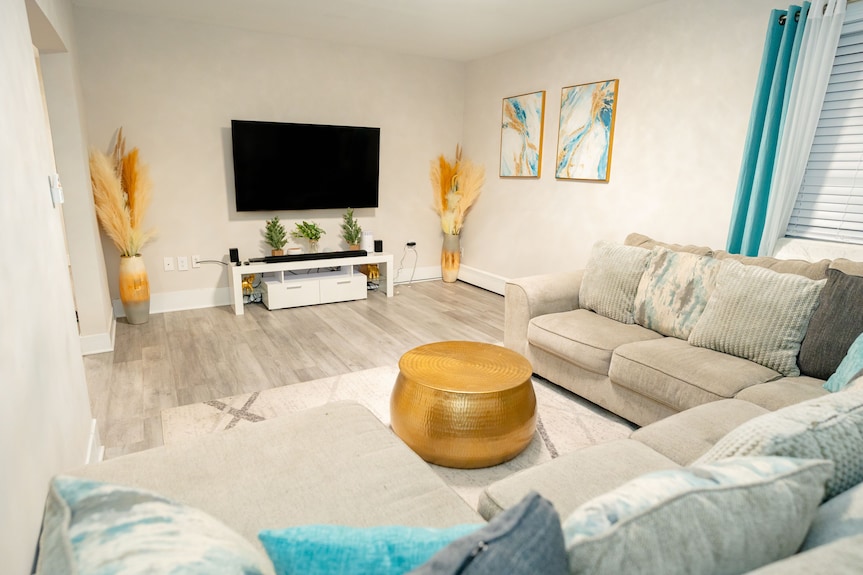 Luxury Modern Home - Family Friendly Close To Boston And Gillete Stadium! - Wellesley, MA