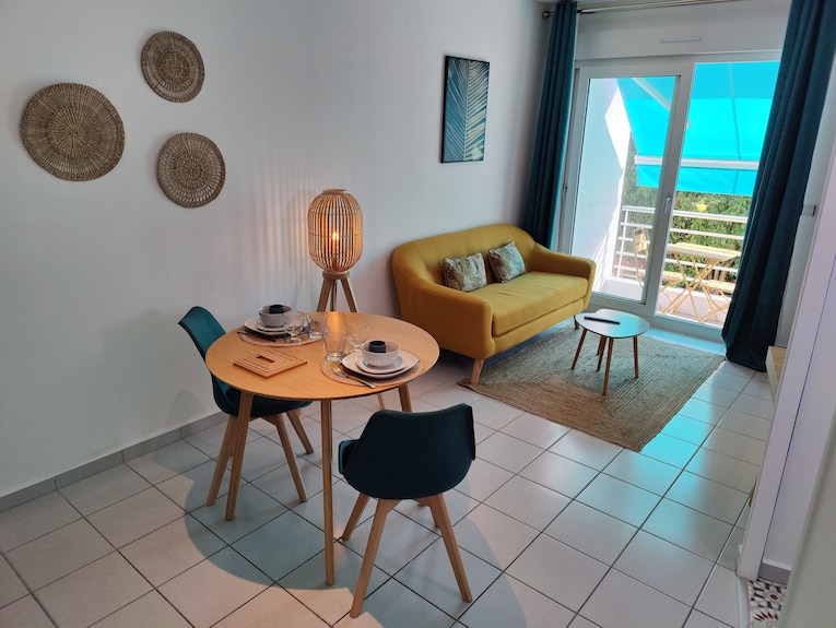 Superbe T2 Classé *** - Plein Sud - Parking Privé - Proche Village Et Plages - Le Pradet