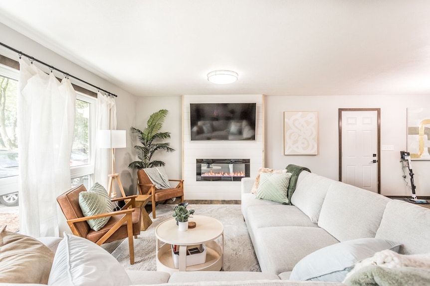 Cozy Modern Spa ~ Family Fun Meets Serene Luxury - Sioux Falls, SD