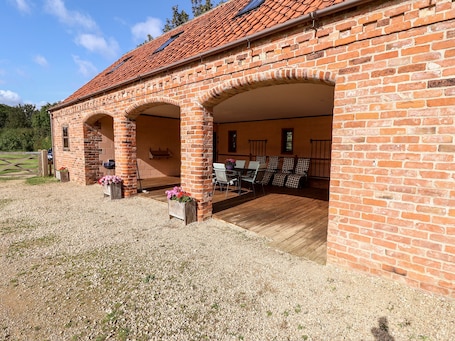Refeições ao ar livre. Hilltop Barn