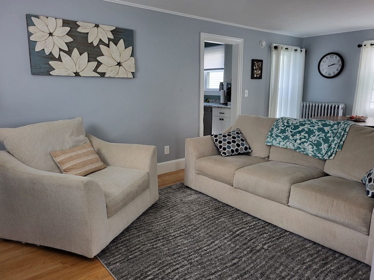 2 Story Cozy Home. Walk To Downtown Bangor And Brewer. Safe Quiet Neighborhood\n - 뱅고어