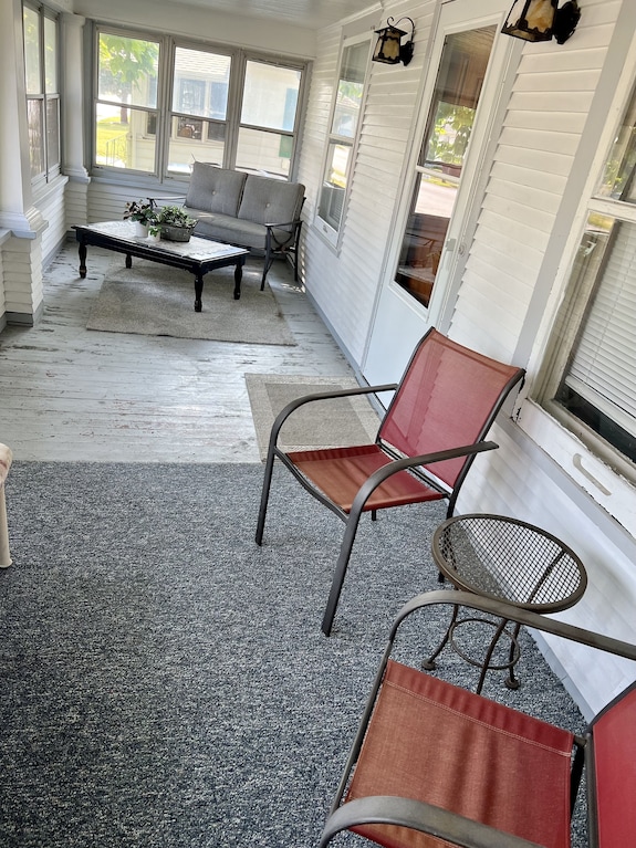 Charming 1920s, Pet Friendly Home, Centrally Located! - 대븐포트