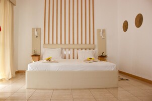 Quarto Panorâmico | Com decoração personalizada, com mobília individualizada, secretária 