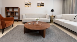 Apartamento Standard, 2 quartos | Cofre no quarto, ferro/tábua de engomar, Wi-fi grátis 