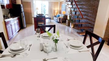 Apartamento Familiar, 2 quartos | Lençóis de algodão egípcio, roupa de alta qualidade