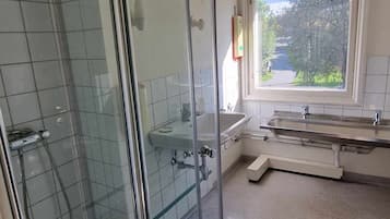 Quarto Duplo Económico | Casa de banho