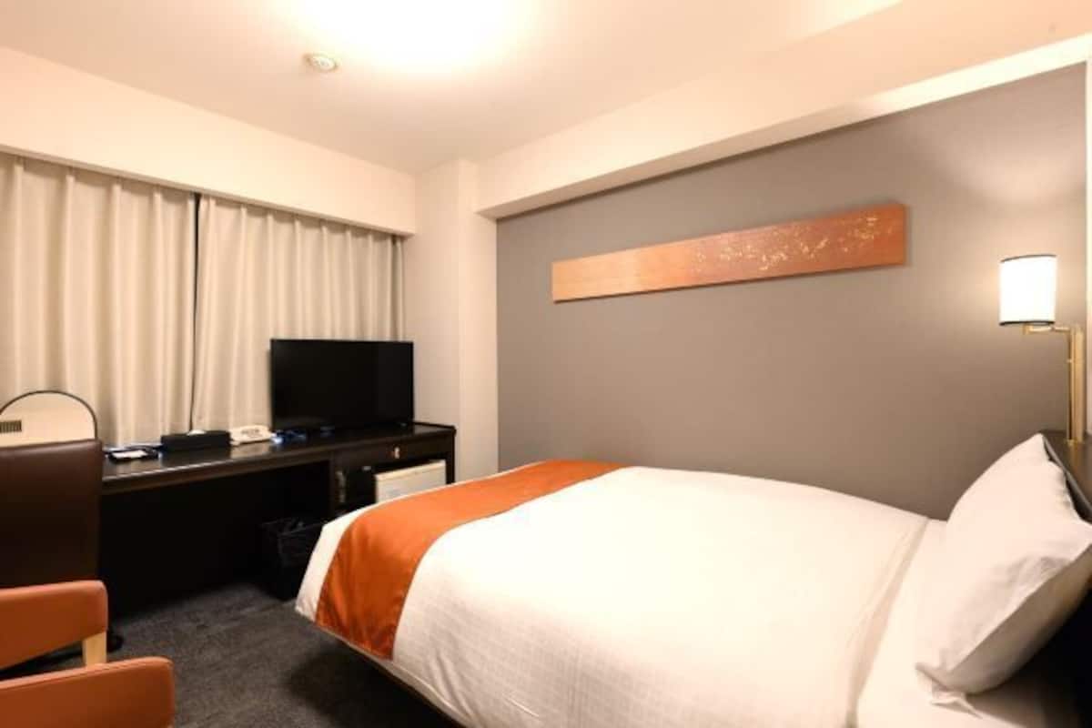 Wi-Fi de cortesia, roupa de cama