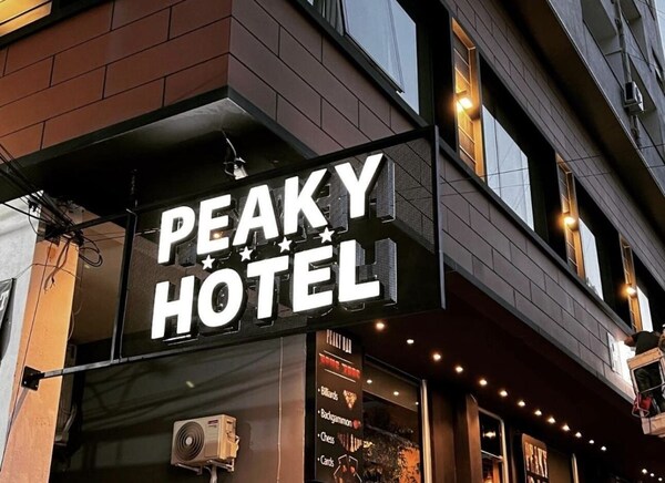 Peaky Hotel - Durrës