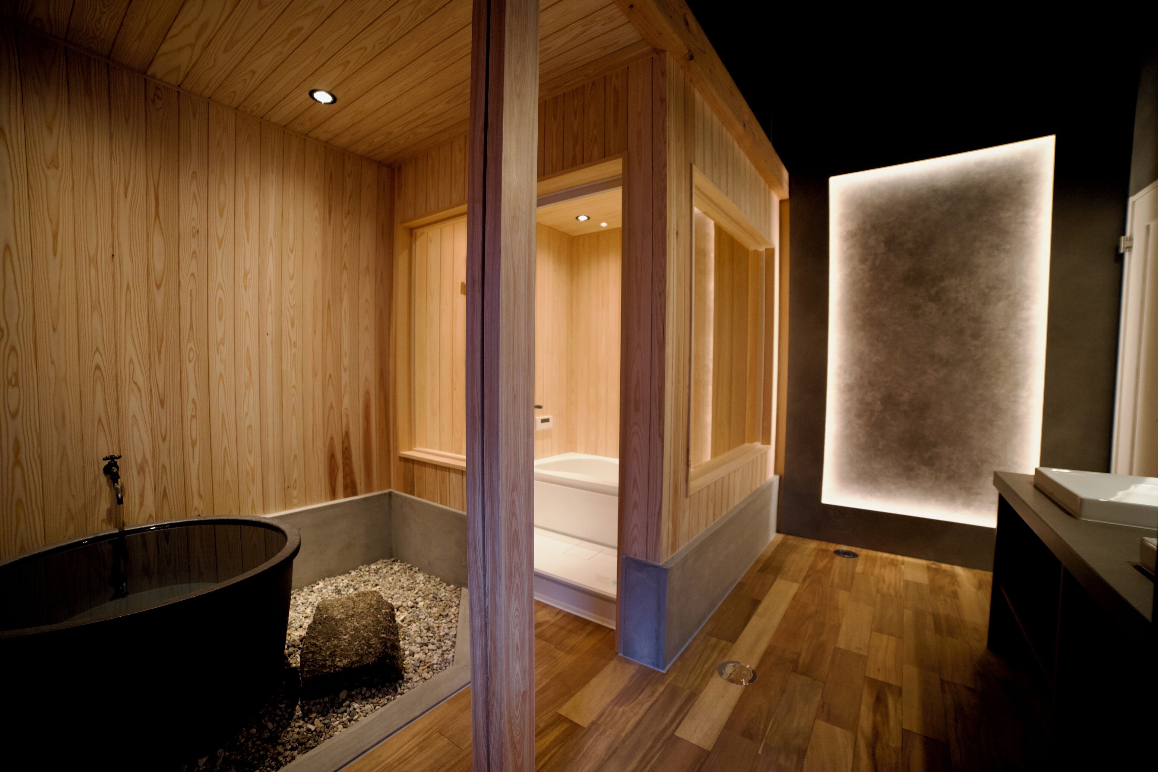 Casa em estilo japonês, 2 quartos, sauna seca, no andar executivo | Banheiro | Banheira e chuveiro separados, banheira de imersão