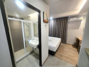 Queen Size Bed Tower 3 | Wi-Fi de cortesia