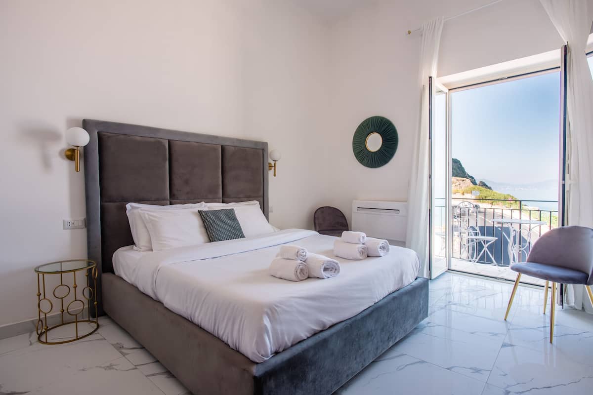 Quarto de Luxo, varanda, vista para o mar | 1 quarto, lençóis italianos Frette, roupa de alta qualidade