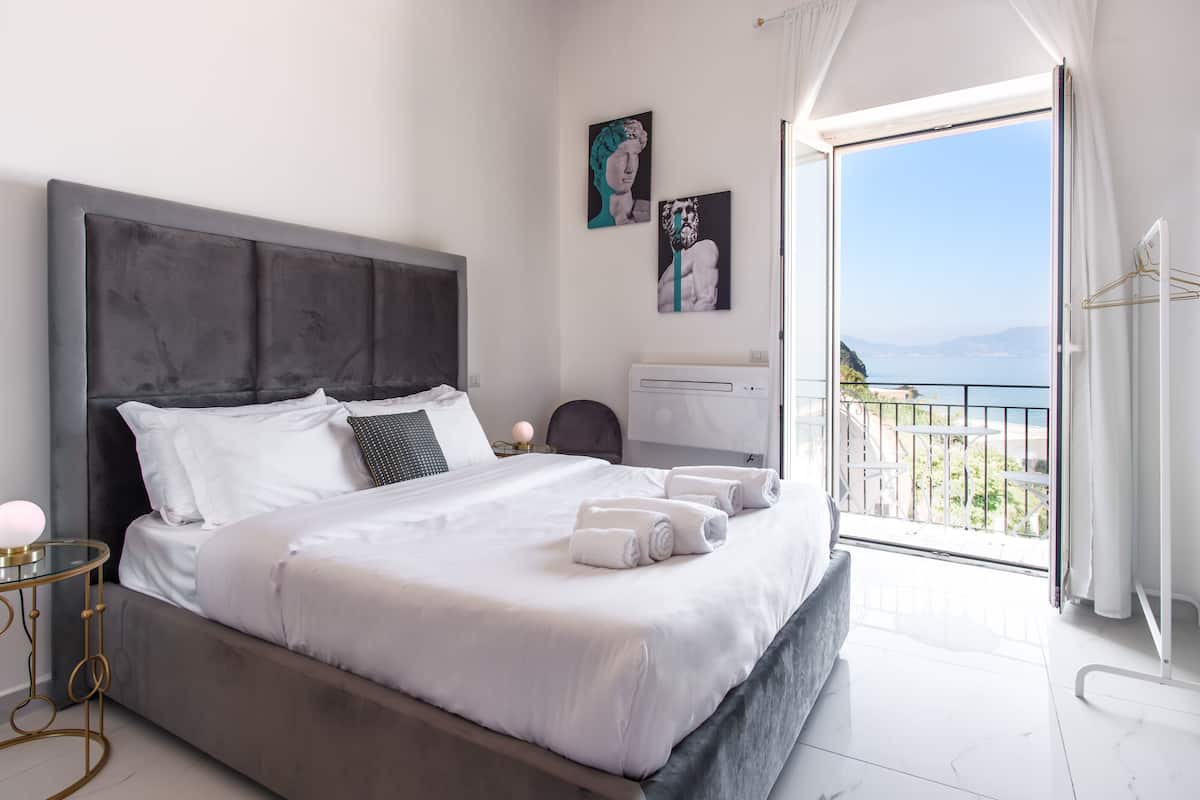 Suite Superior, banheira de hidromassagem, vista para o mar | 1 quarto, lençóis italianos Frette, roupa de alta qualidade